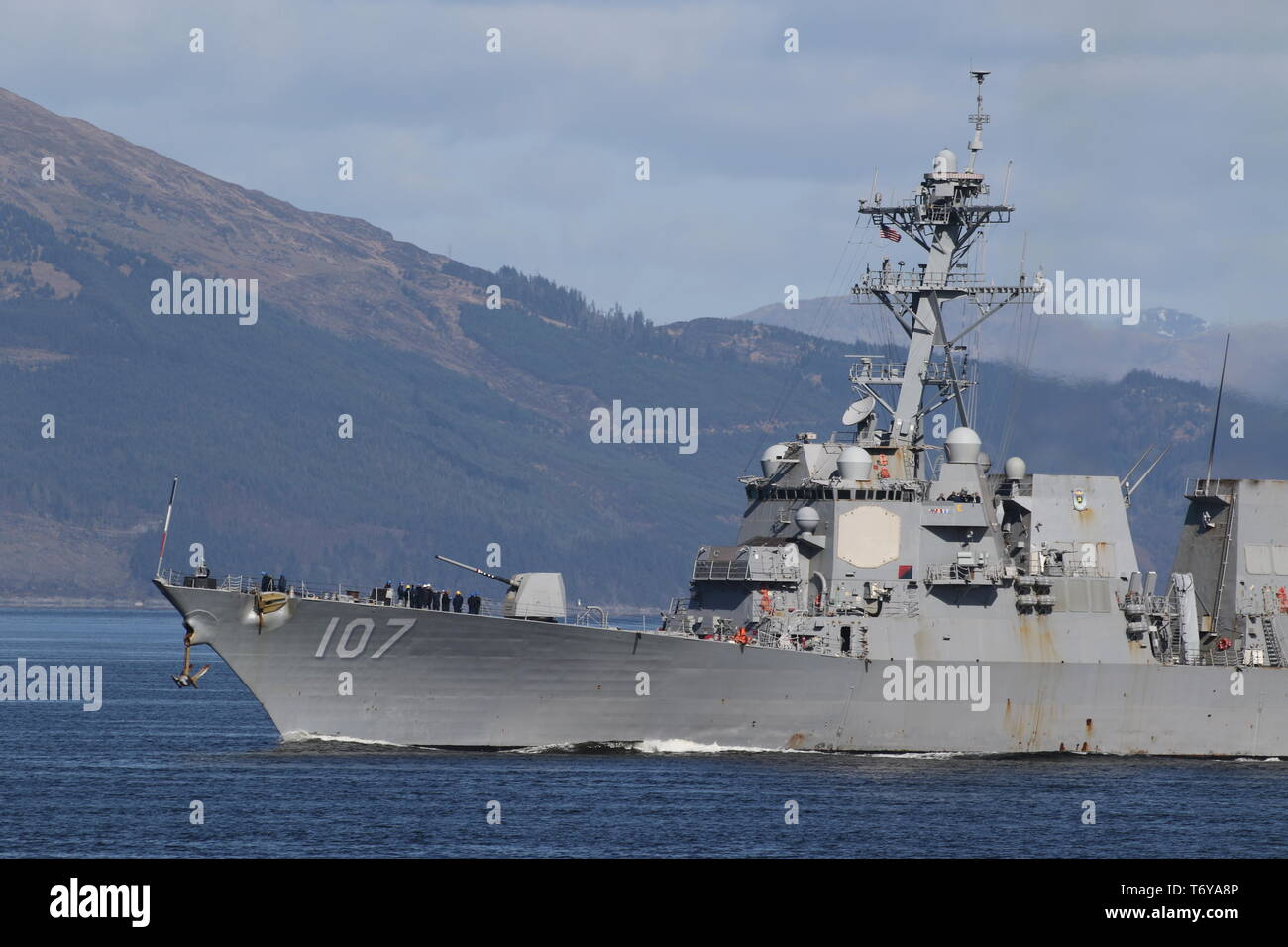 USS Gravely (DDG-107), an Arleigh Burke-class destroyer operated by the ...