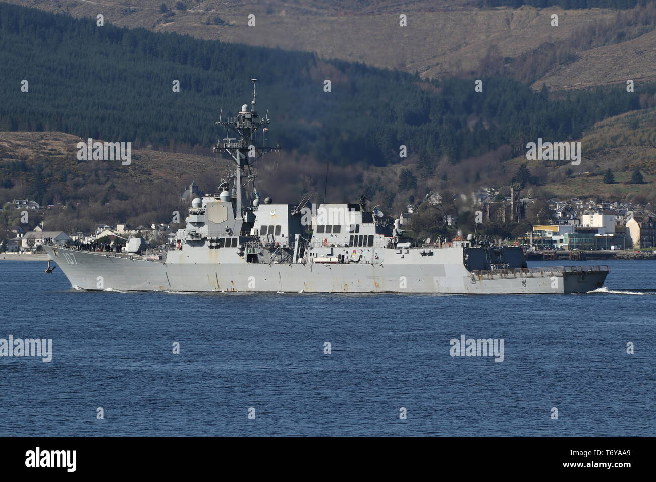 USS Gravely (DDG-107), an Arleigh Burke-class destroyer operated by the ...