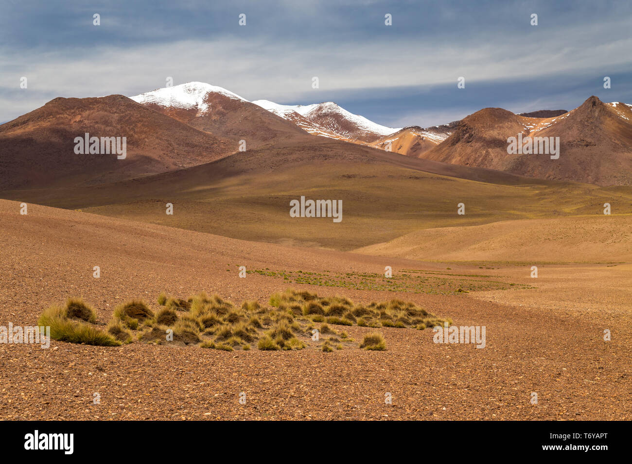 Snow peaks background hi-res stock photography and images - Alamy
