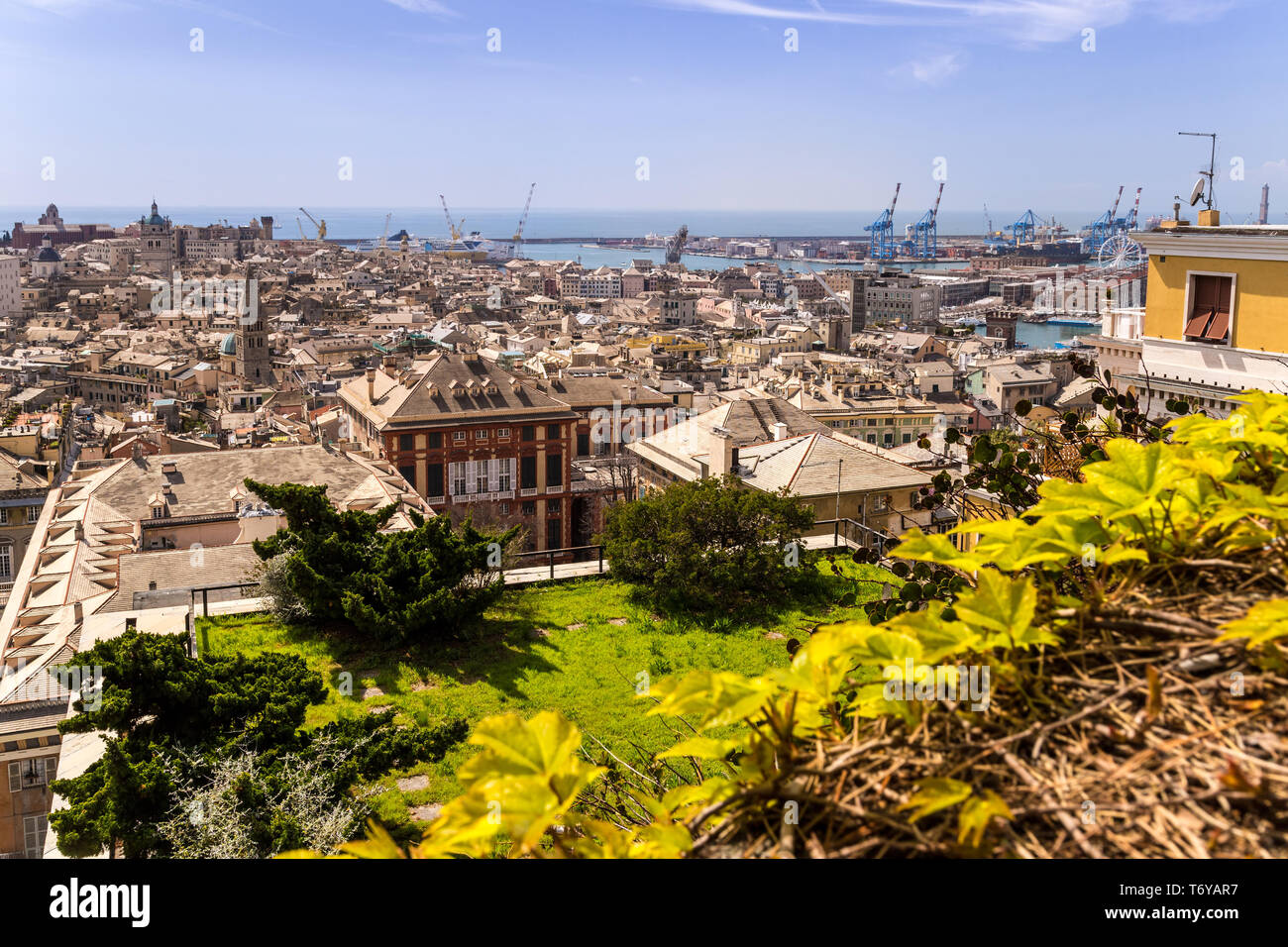 Mediterranean city scenery hi-res stock photography and images - Alamy