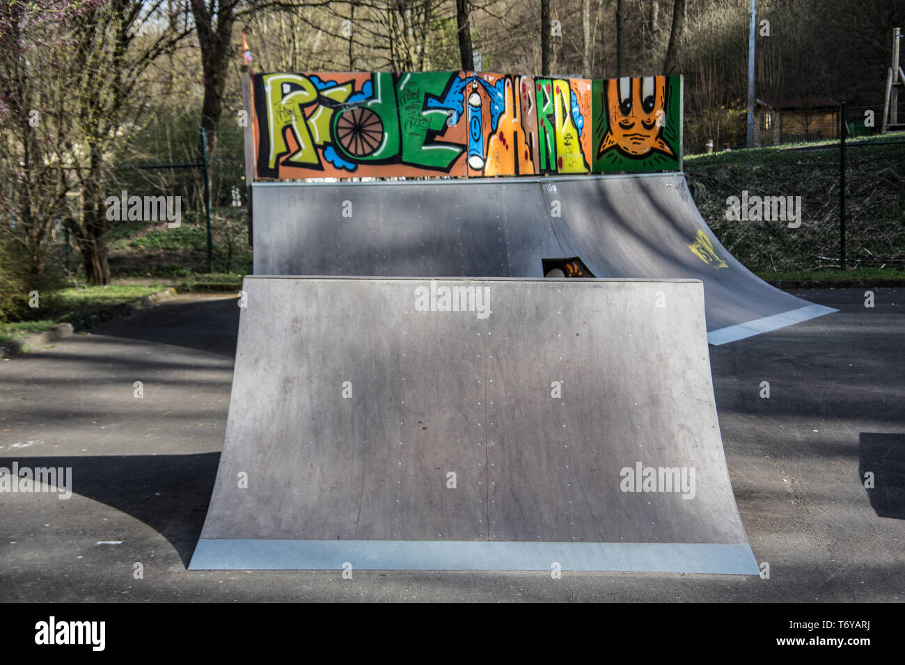 Parkur on skateboard track Stock Photo - Alamy