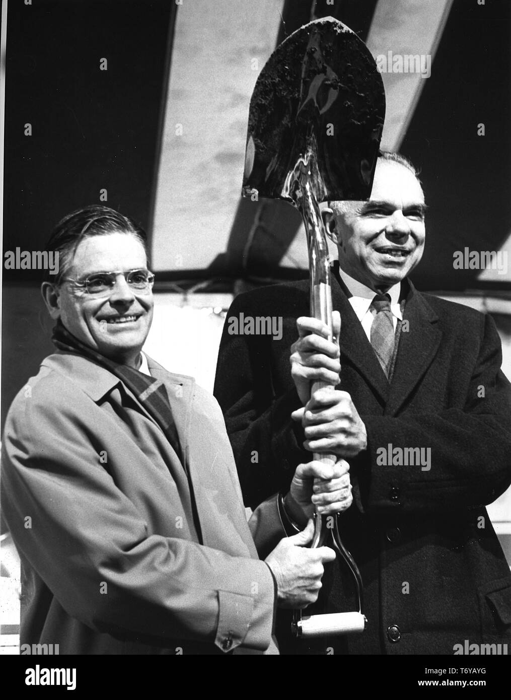 Chemist glenn t seaborg hi-res stock photography and images - Alamy