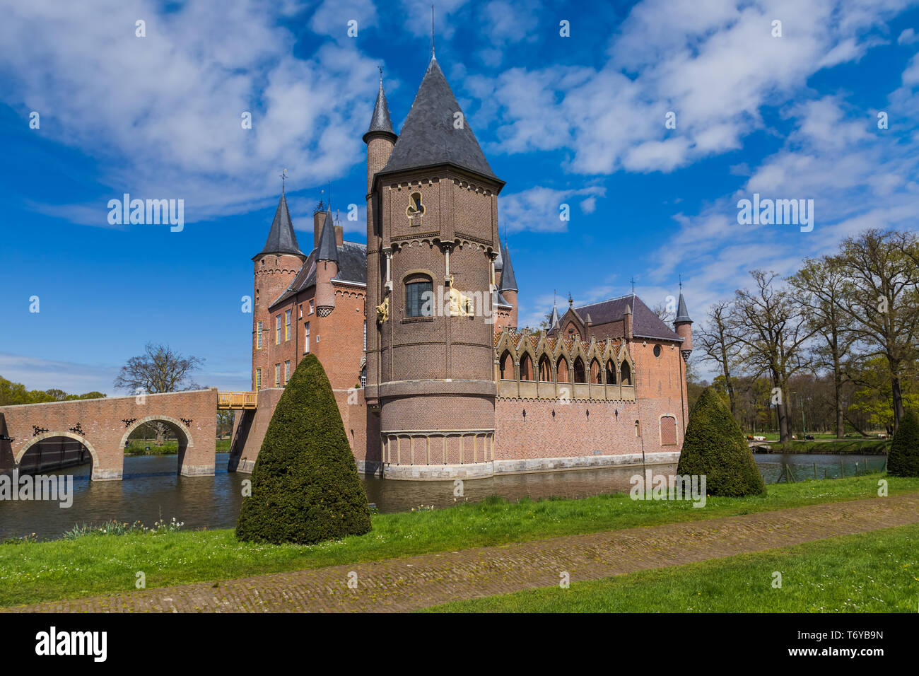 Castle Kasteel Heeswijk in Netherlands Stock Photo - Alamy