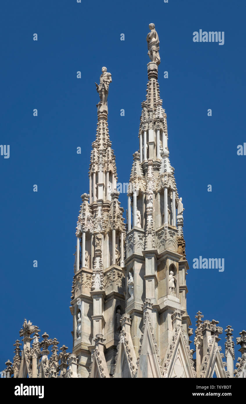 Marble statues on top of cathedral roof Stock Photo - Alamy