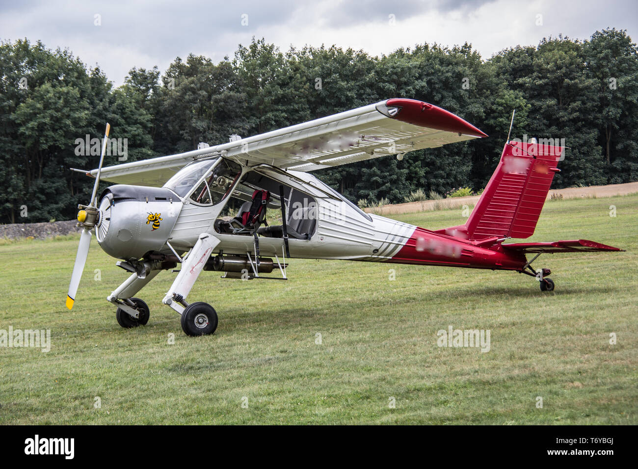 Propeller airplane cockpit with instrument panel Stock Photo - Alamy