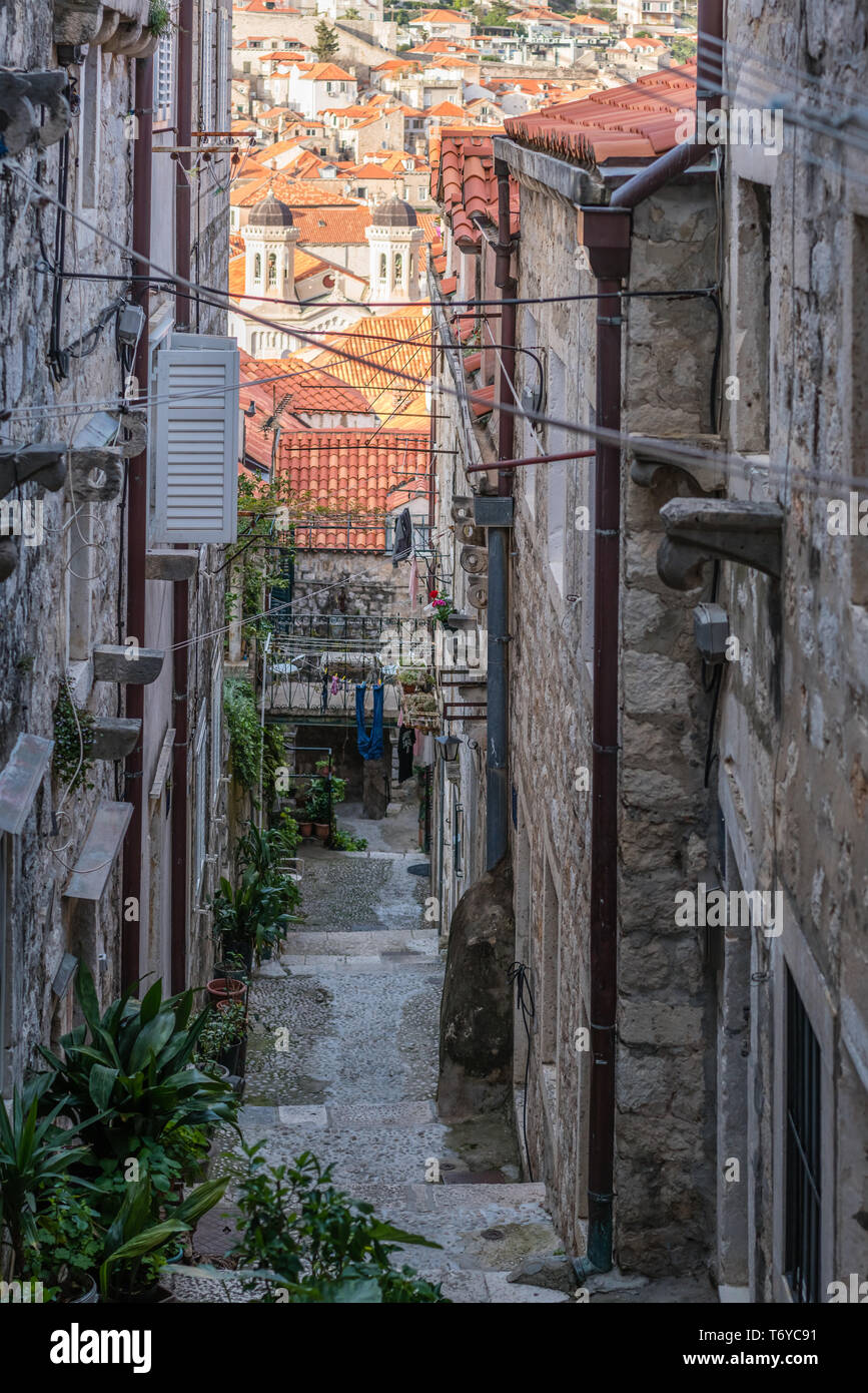 Narrow street passage hi-res stock photography and images - Alamy