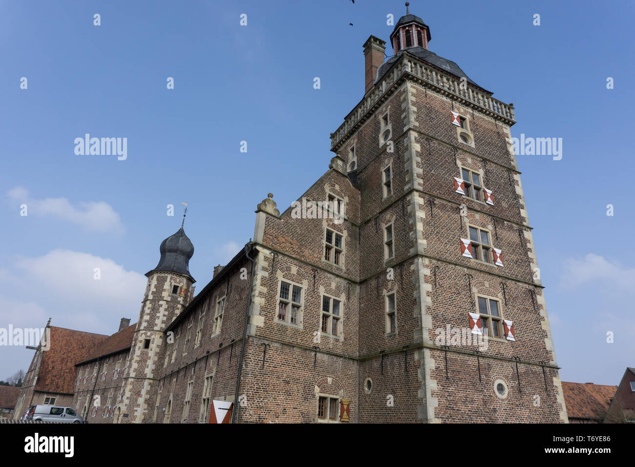 Goose tower hi-res stock photography and images - Alamy