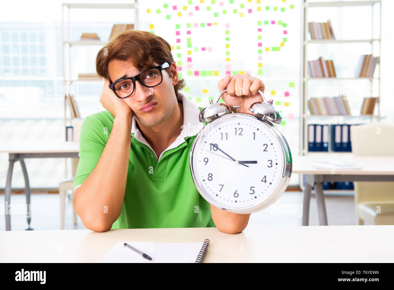 Student missing in classroom hi-res stock photography and images - Alamy