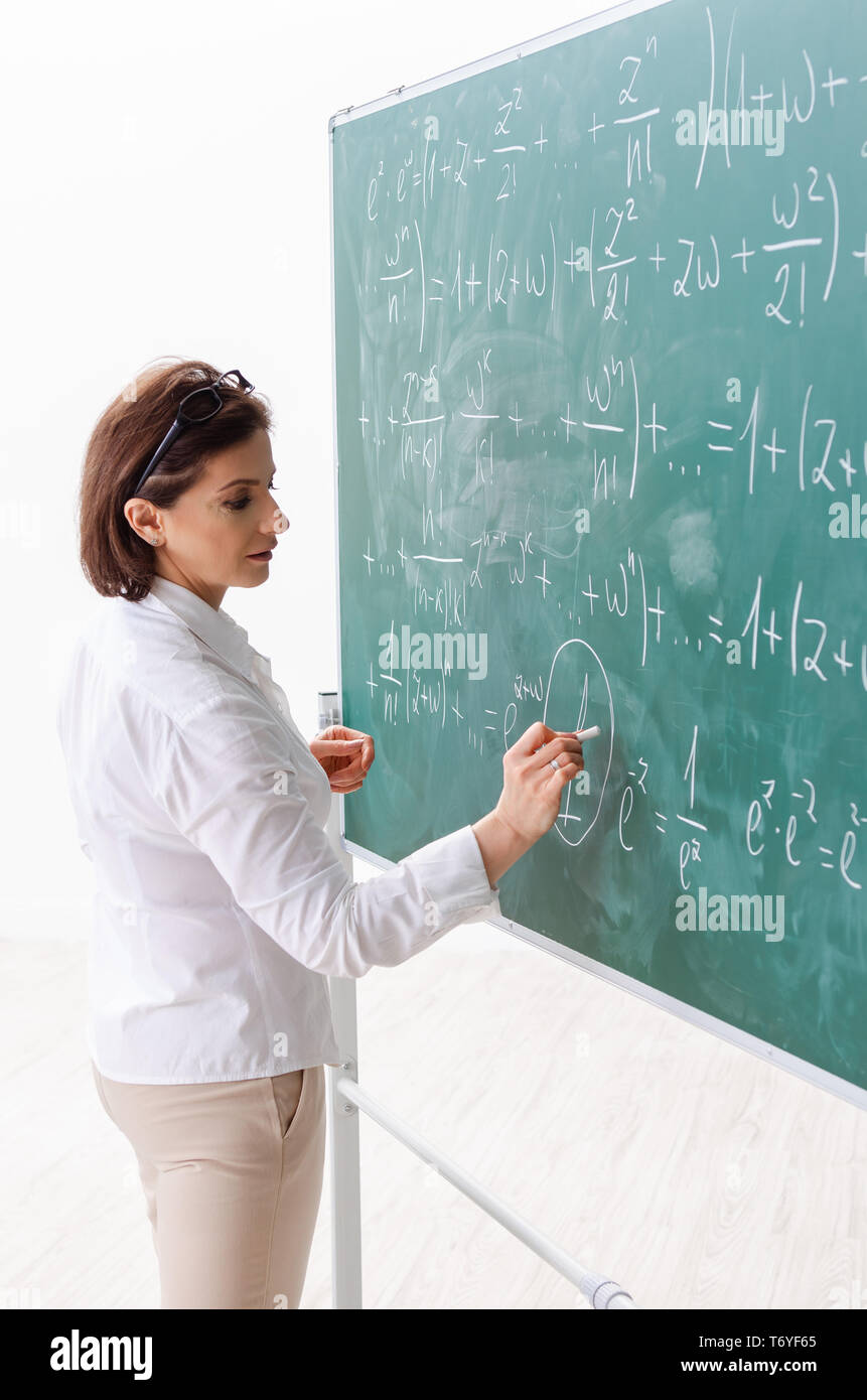 Woman physicist lecture hi-res stock photography and images - Alamy