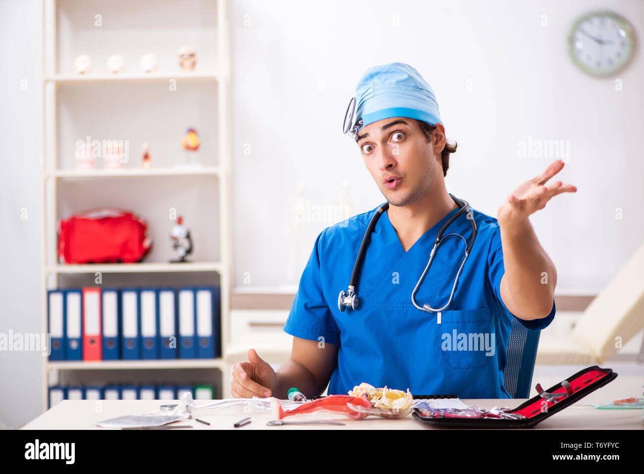 Doctor scissors fun hi-res stock photography and images - Alamy