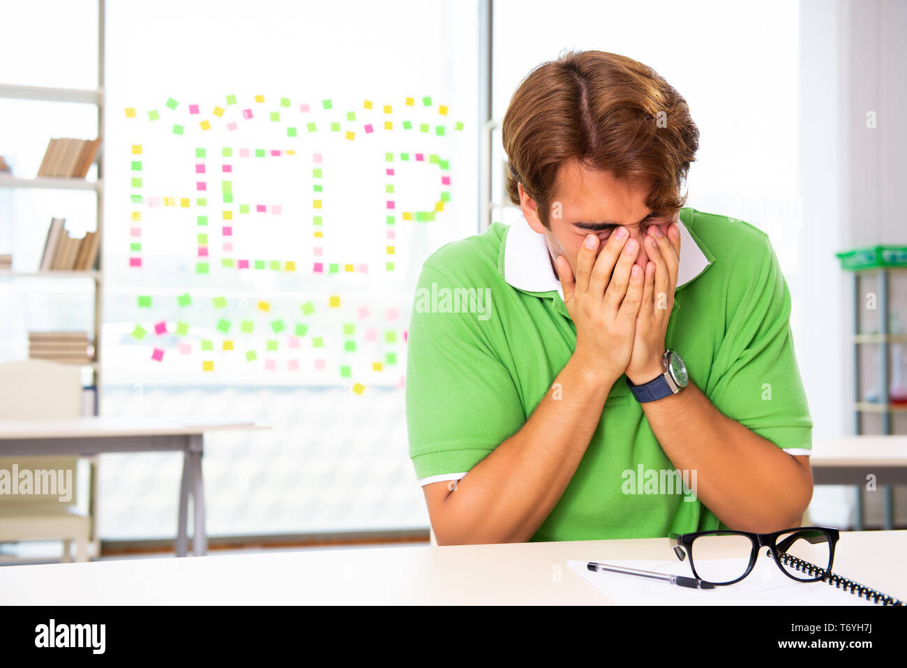 Classroom crying hi-res stock photography and images - Alamy