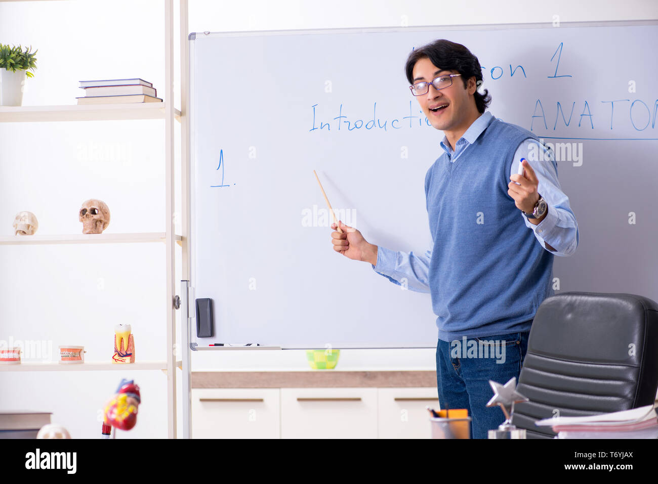 University lecturer introduction hi-res stock photography and images ...