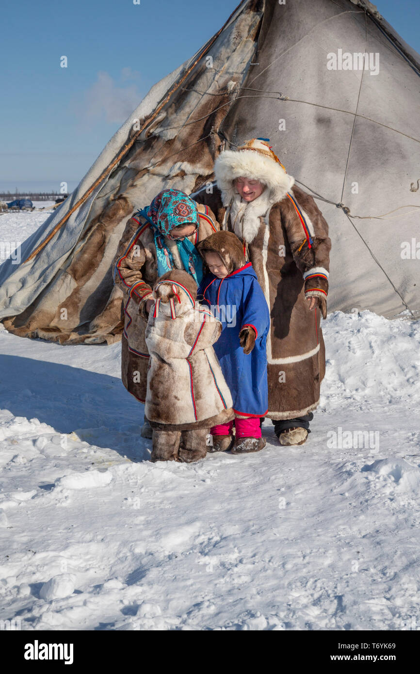 Yamal Peninsula People Independent Travel To Russia