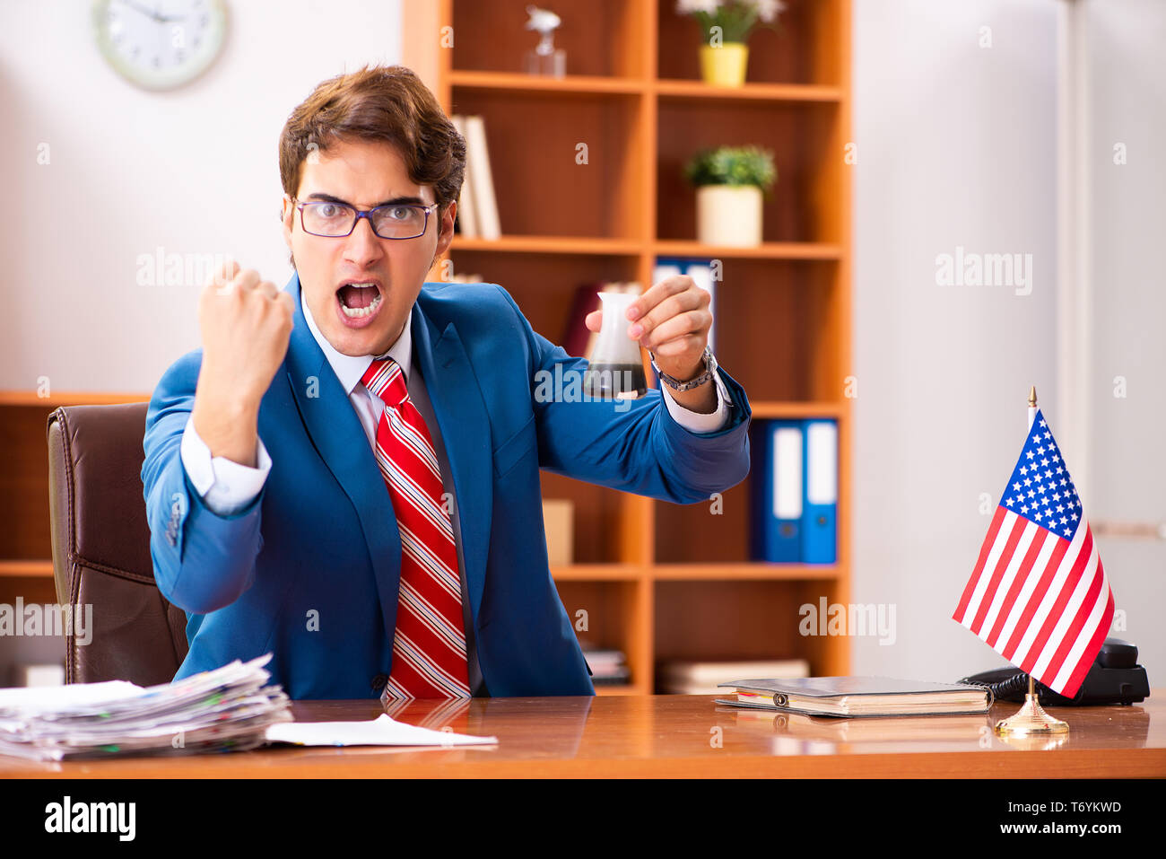 Policymaker hi-res stock photography and images - Alamy