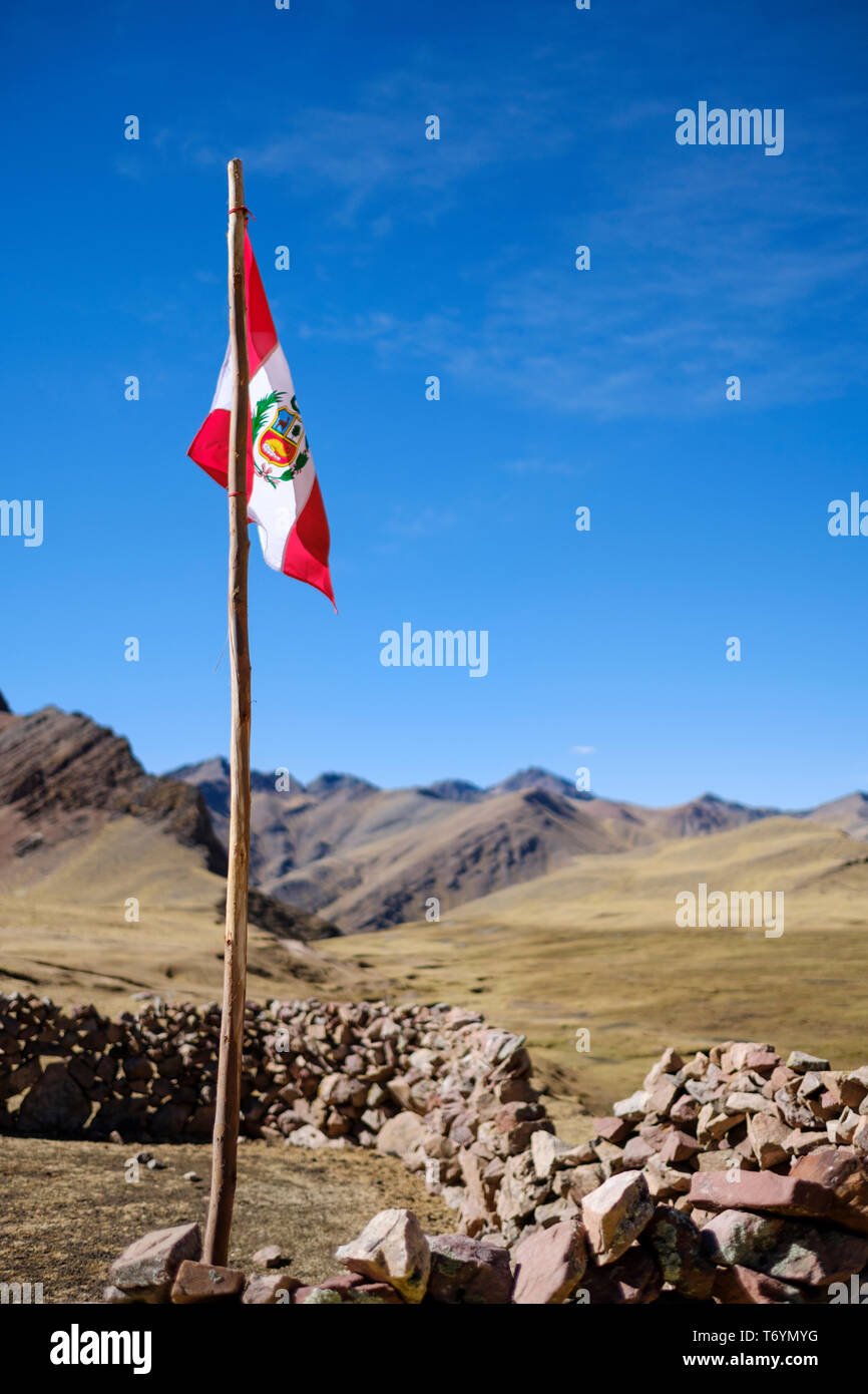 Peruvian flag on the way to the Rainbow Mountain in Los Andes, Peru ...