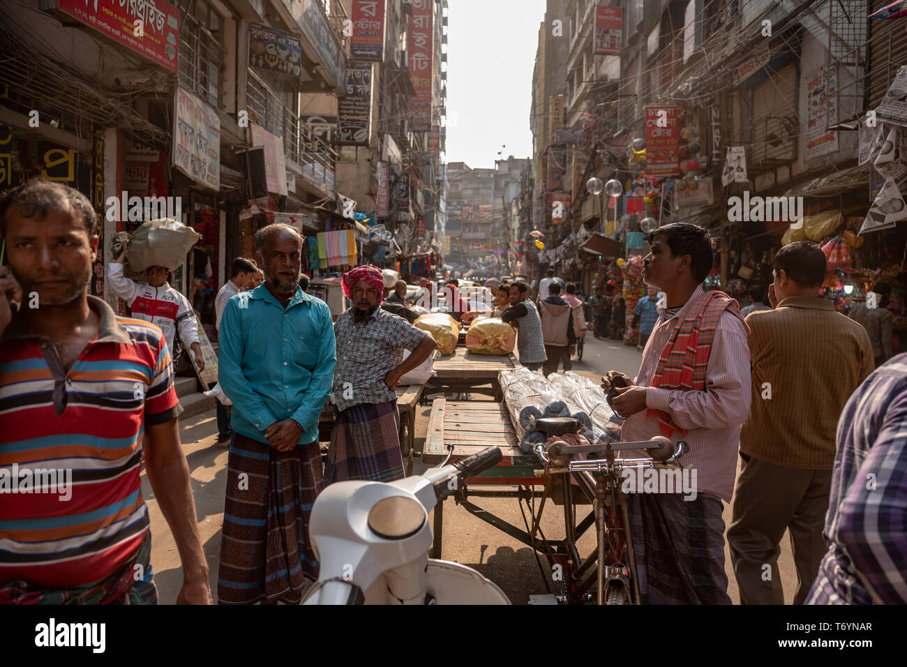 Street Scenes in old Dhaka, Bangladesh Stock Photo - Alamy