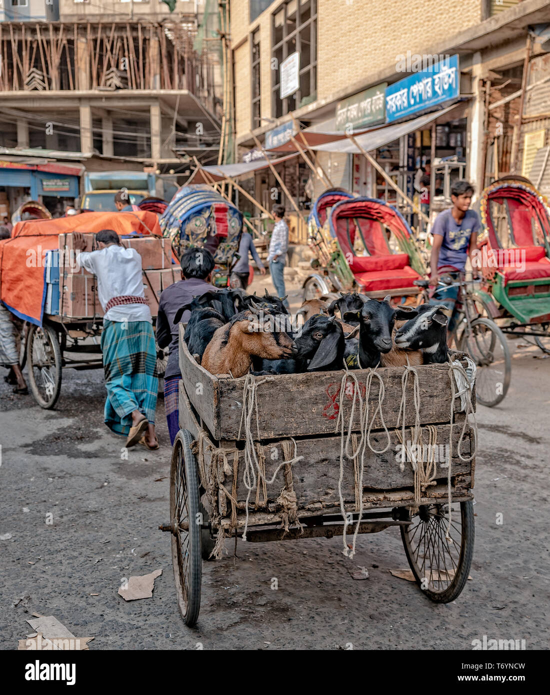 Street Scenes in old Dhaka, Bangladesh Stock Photo - Alamy
