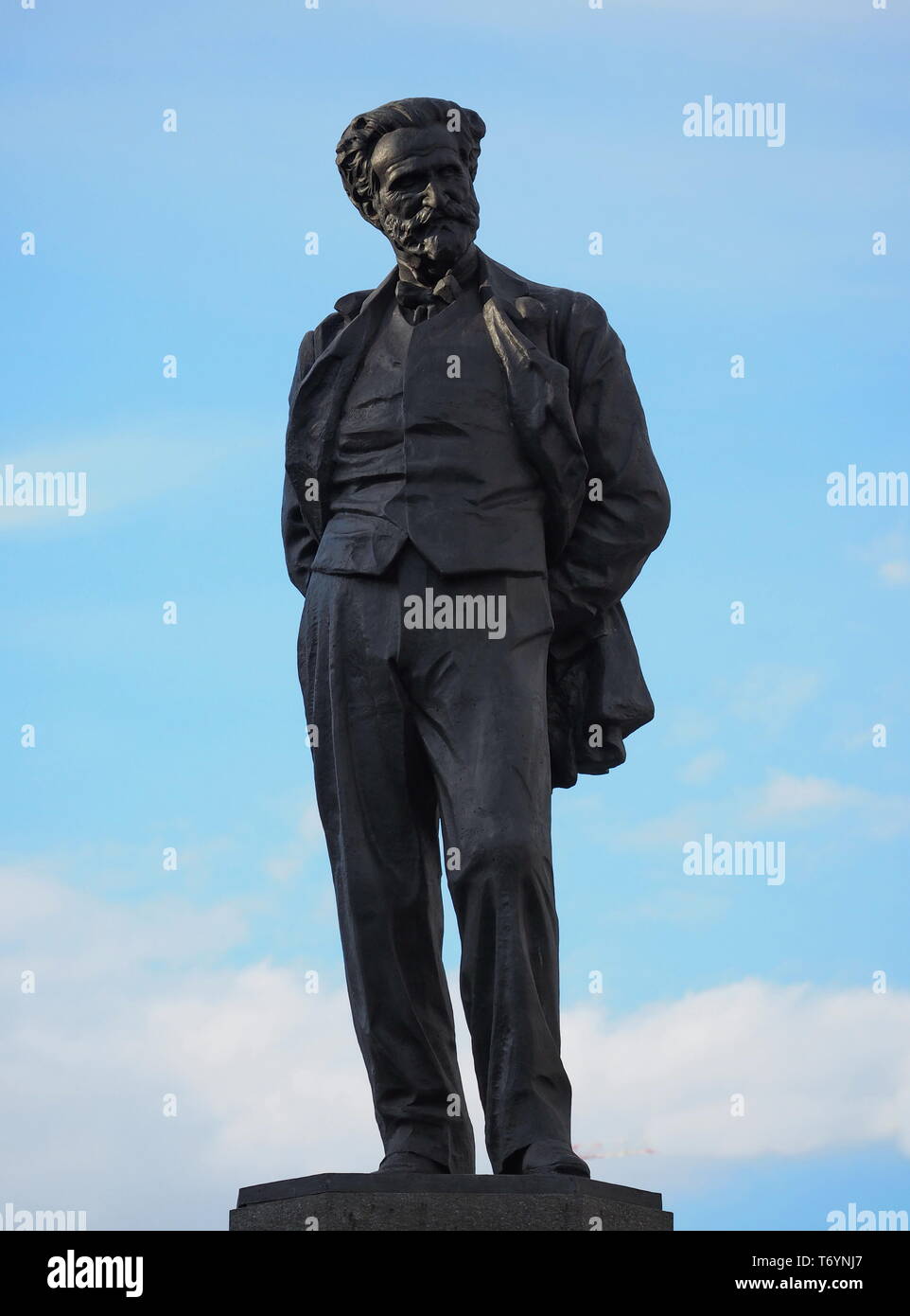 Giuseppe Verdi statue in Milan, Lombardy, Italy Stock Photo - Alamy