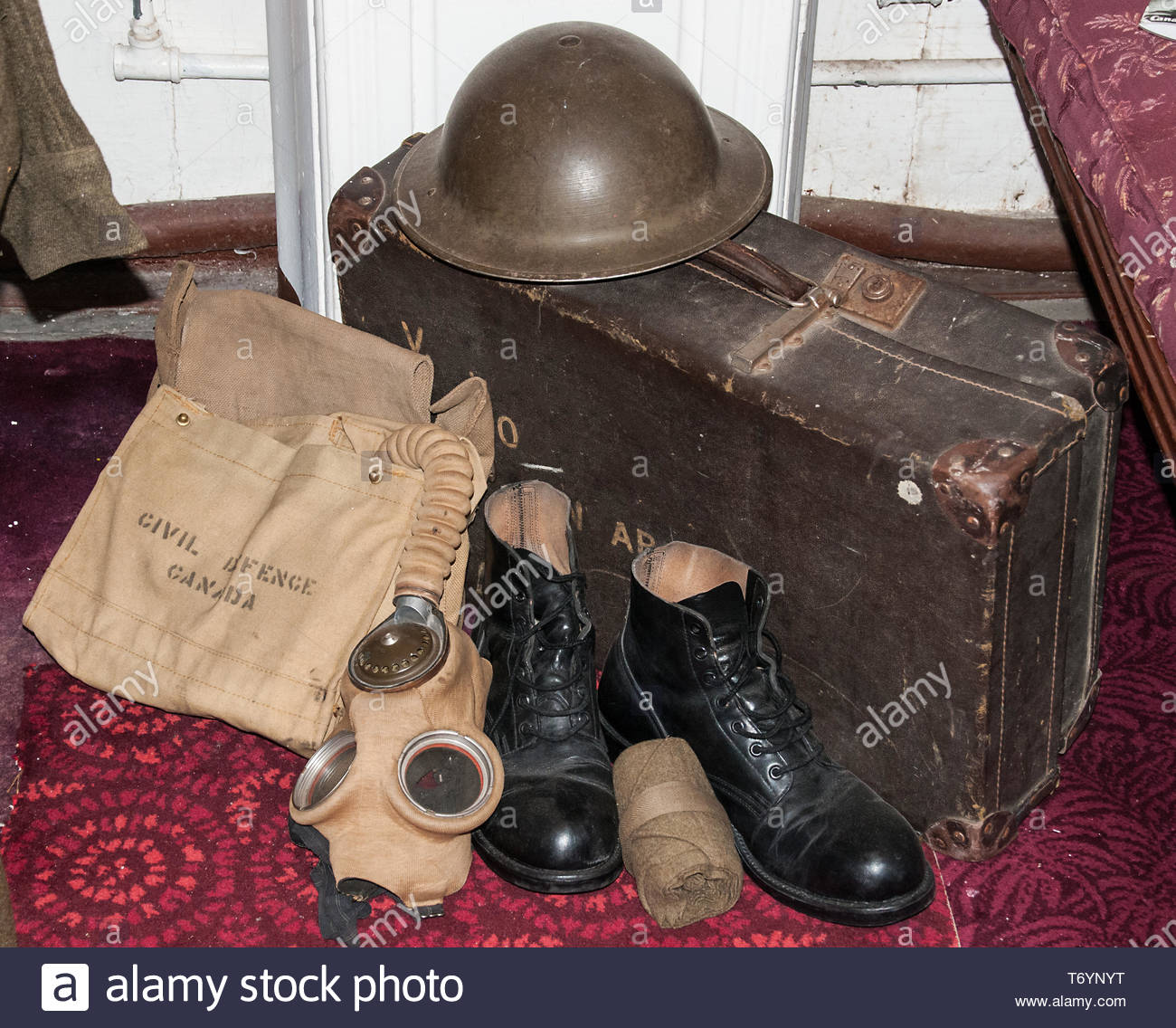 Old Army Gas Mask High Resolution Stock Photography and Images - Alamy