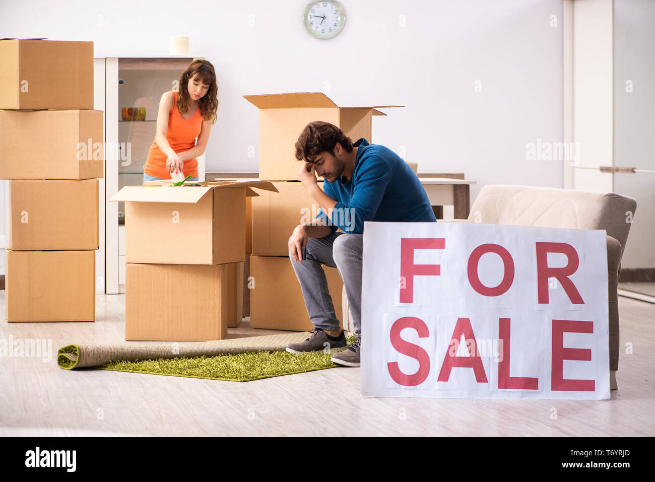 Moving out of home sad hi-res stock photography and images - Alamy