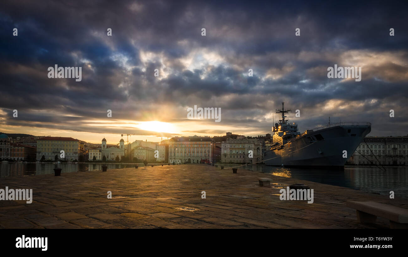 Molo audace at trieste Stock Photo - Alamy