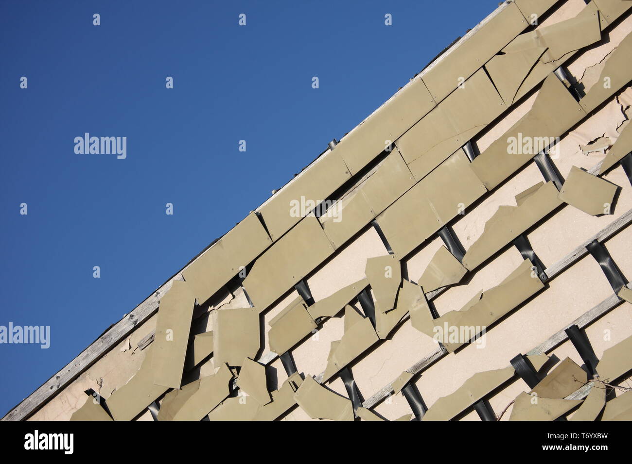 Demolition facade diagonal Stock Photo - Alamy
