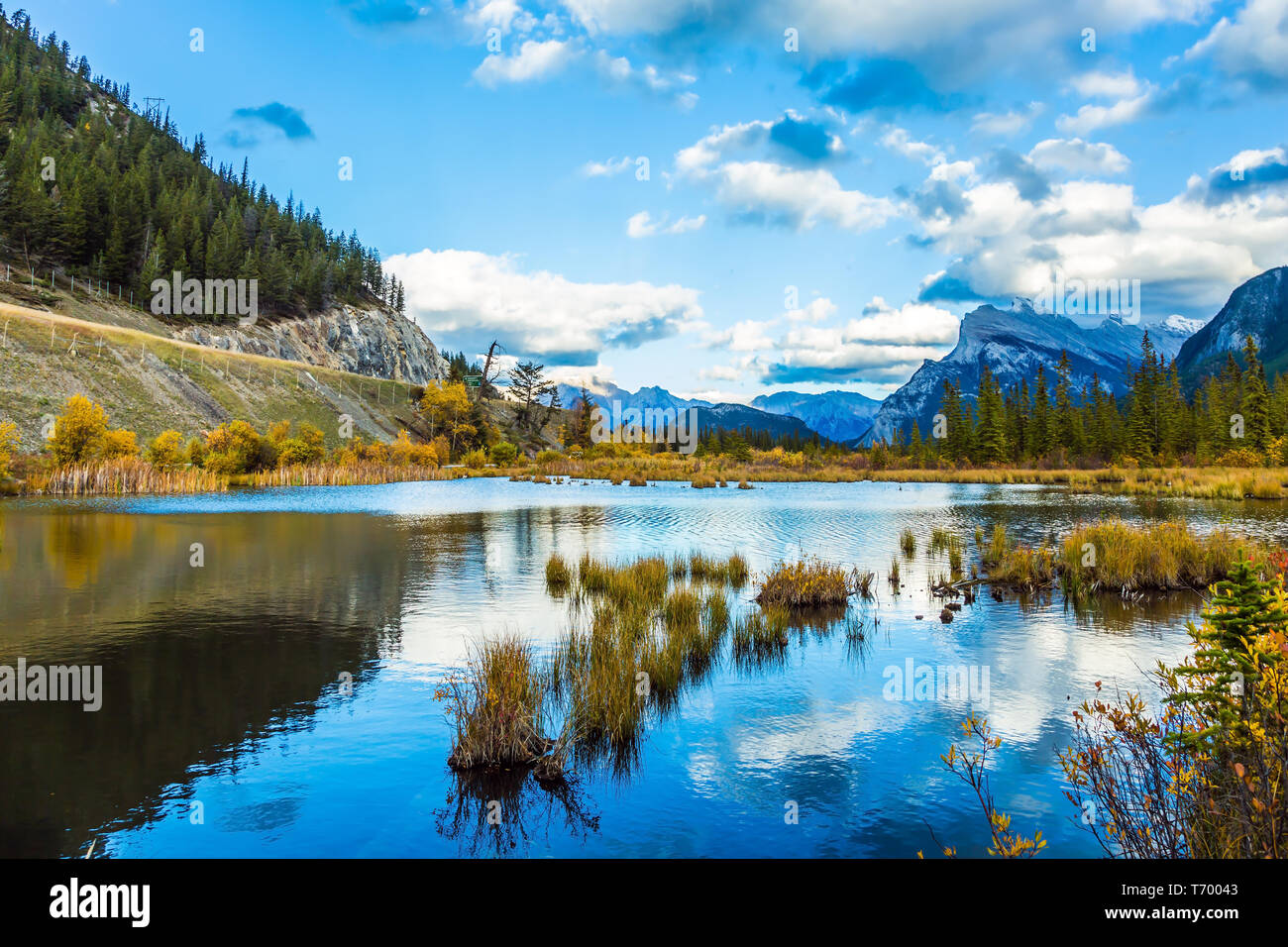 Lakes and vacations hi-res stock photography and images - Alamy