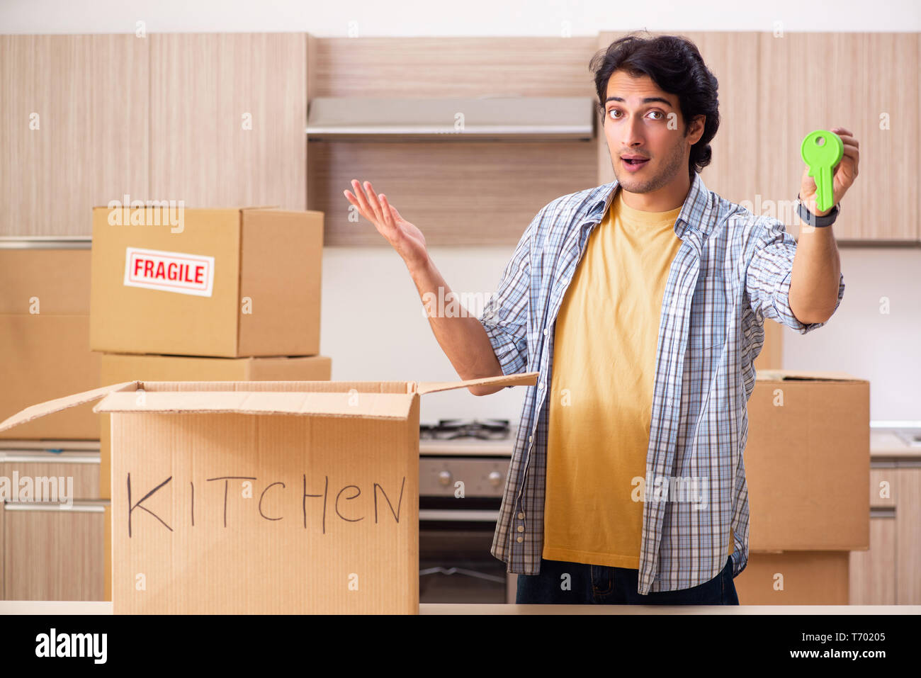 Single man moving new hi-res stock photography and images - Alamy