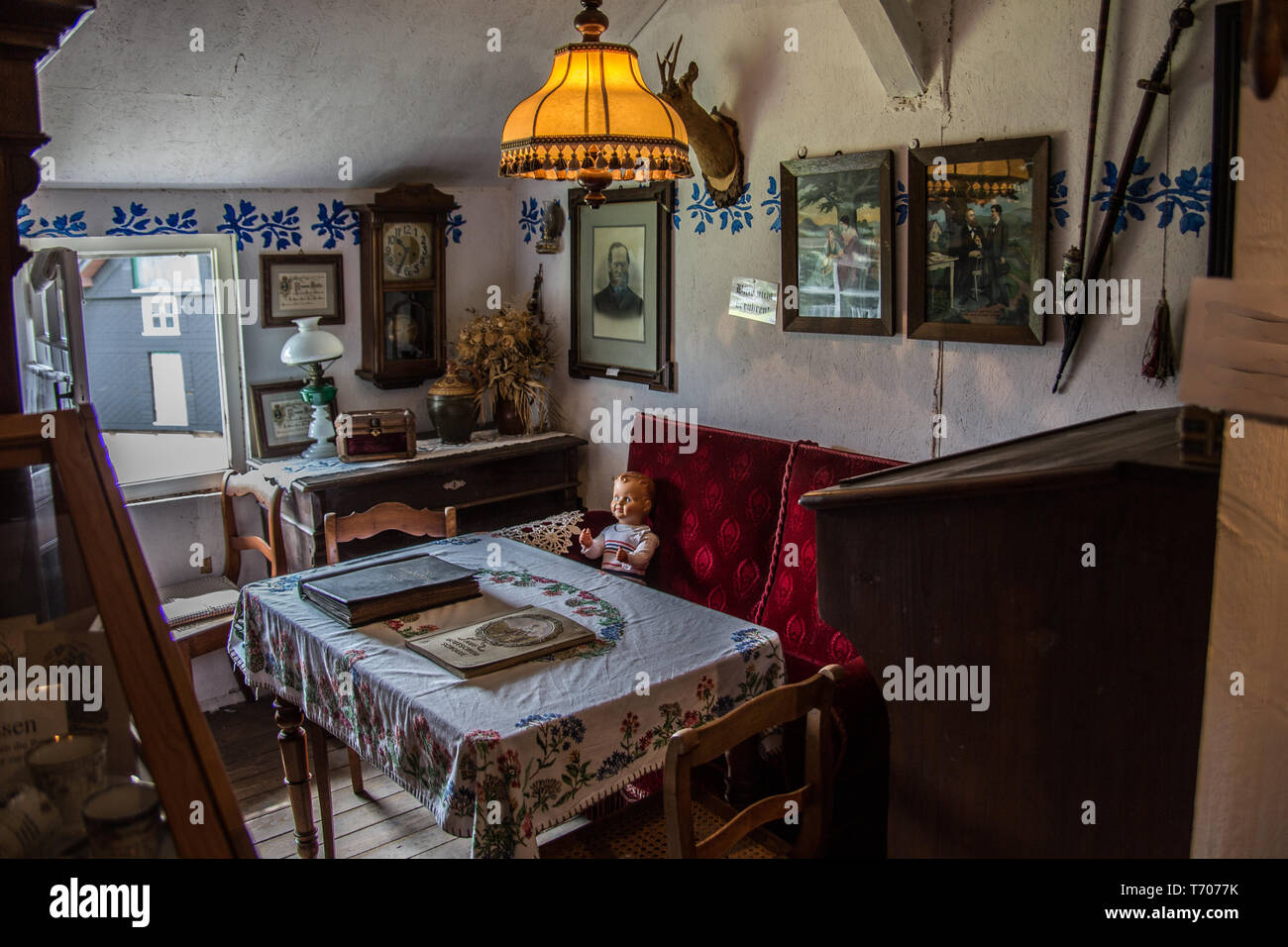 Old farmhouse parlor hi-res stock photography and images - Alamy