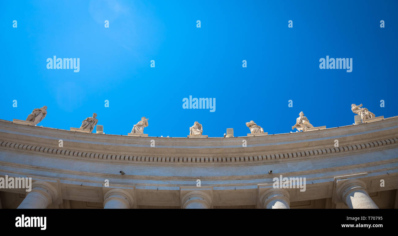 Bernini columns hi-res stock photography and images - Alamy