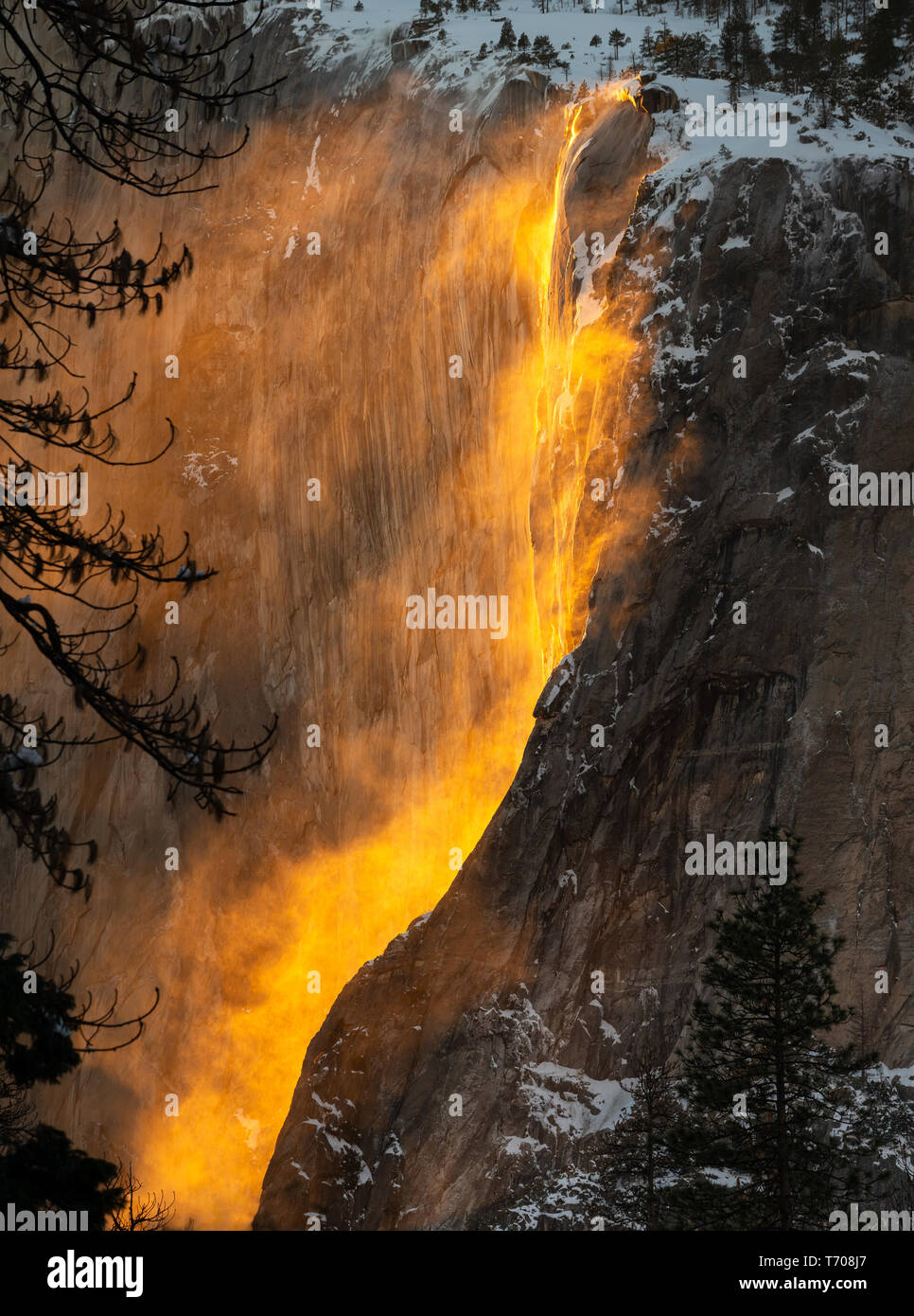 The magical natural phenomena known as Fire Fall Stock Photo - Alamy
