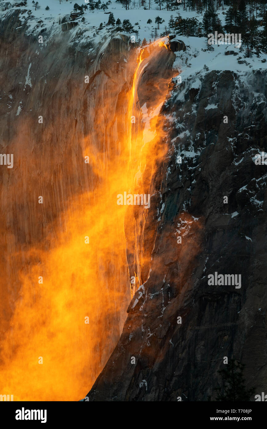 The magical natural phenomena known as Fire Fall Stock Photo - Alamy
