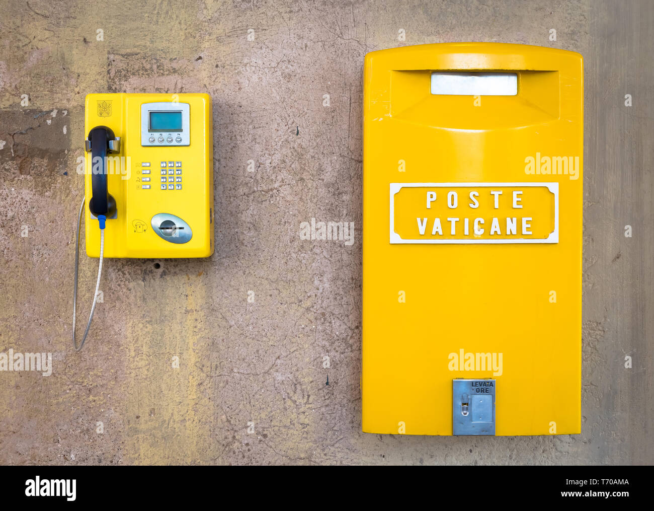 Yellow post box in Vatican Stock Photo - Alamy