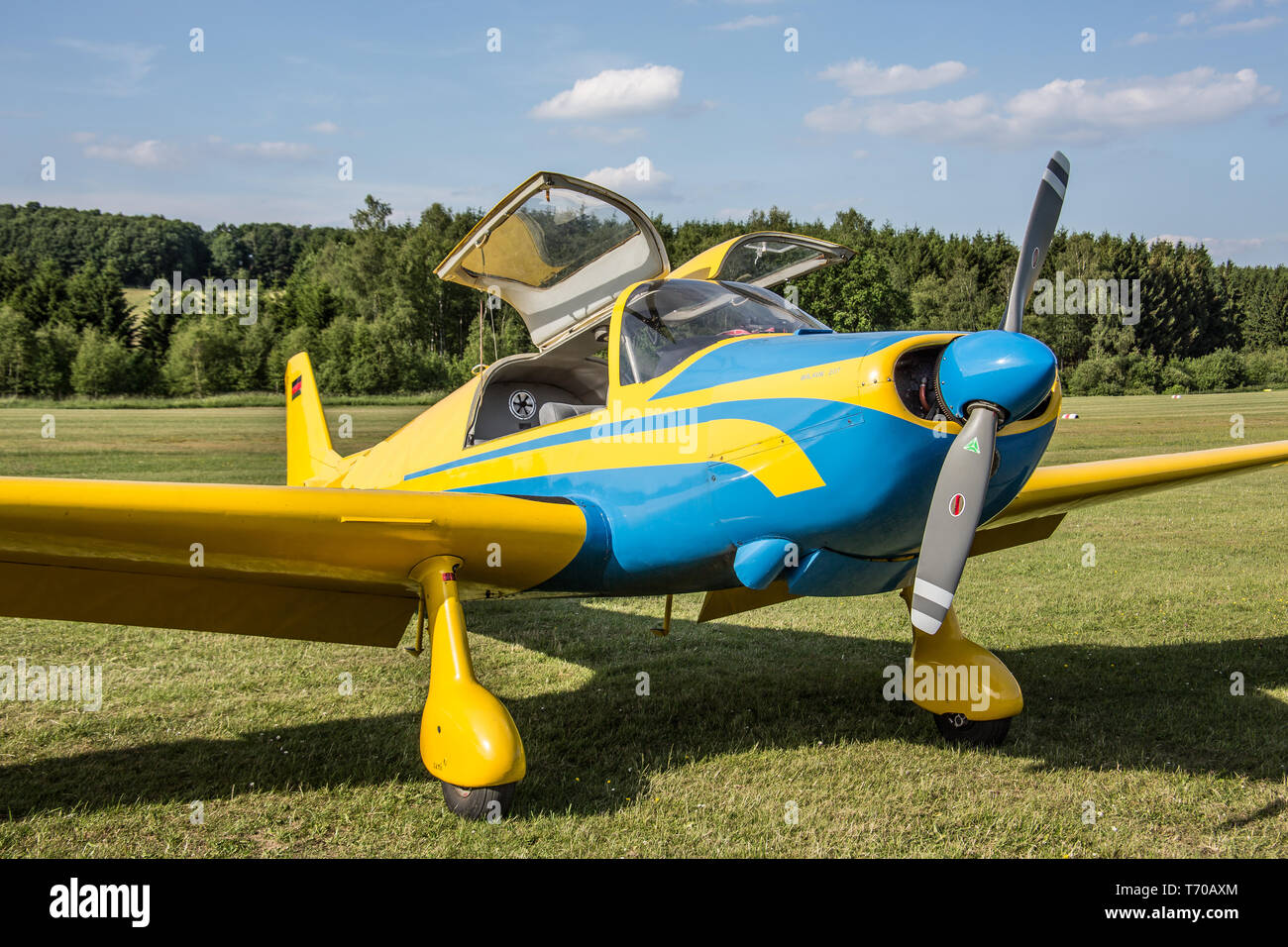 Propeller machine hi-res stock photography and images - Alamy