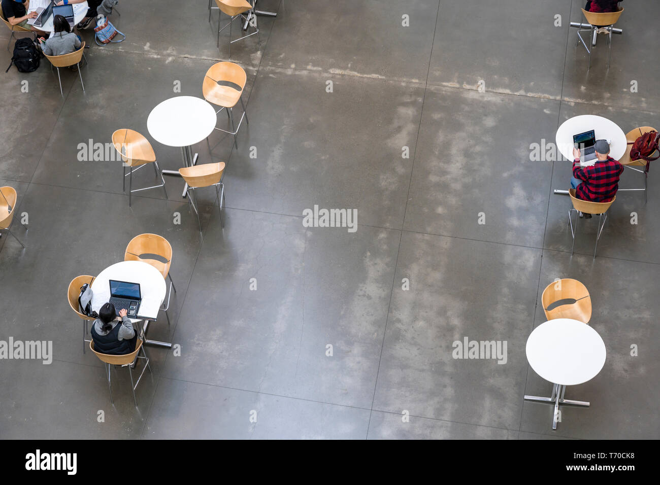 Students round tables with computer hi-res stock photography and images ...