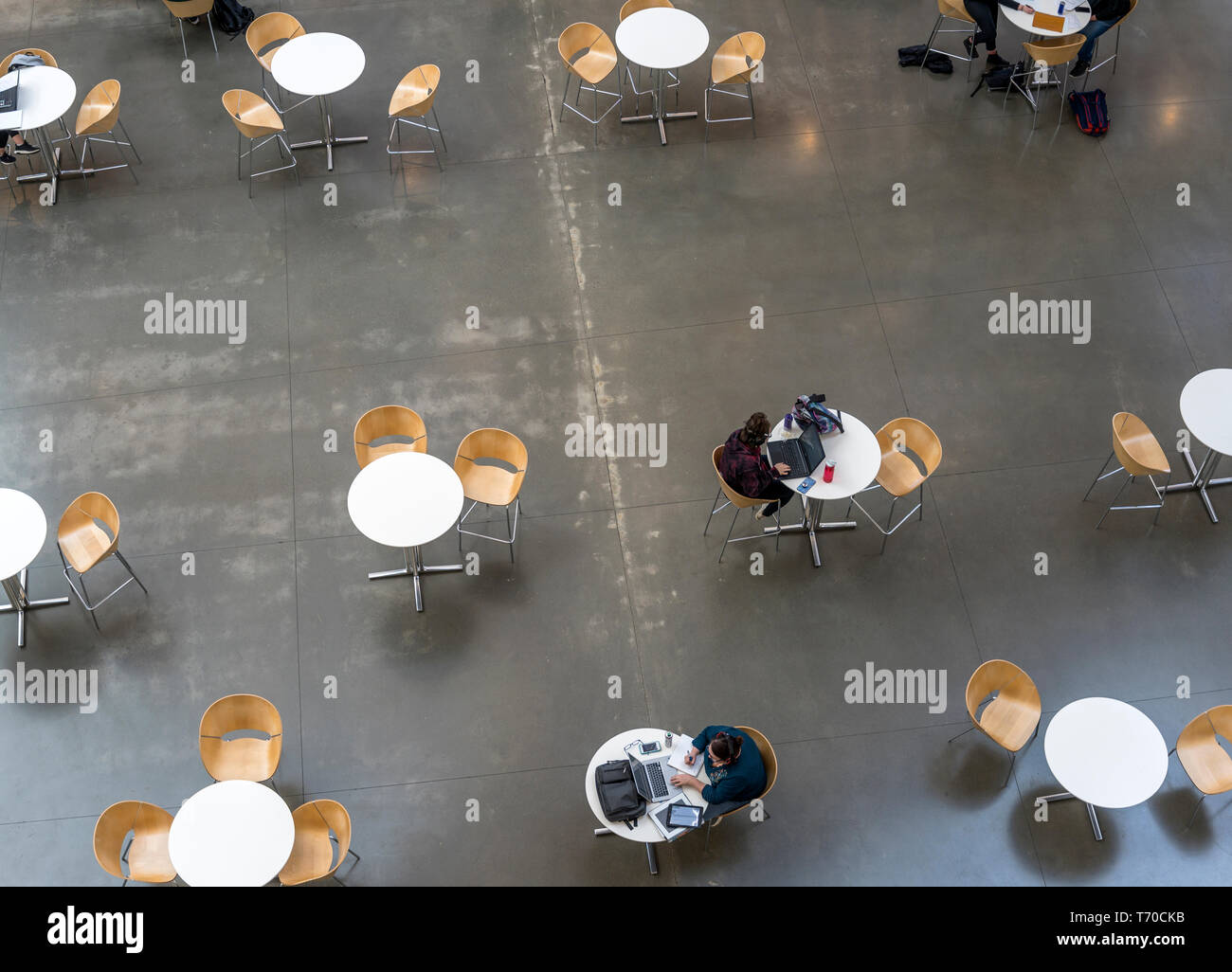 Students round tables with computer hi-res stock photography and images ...