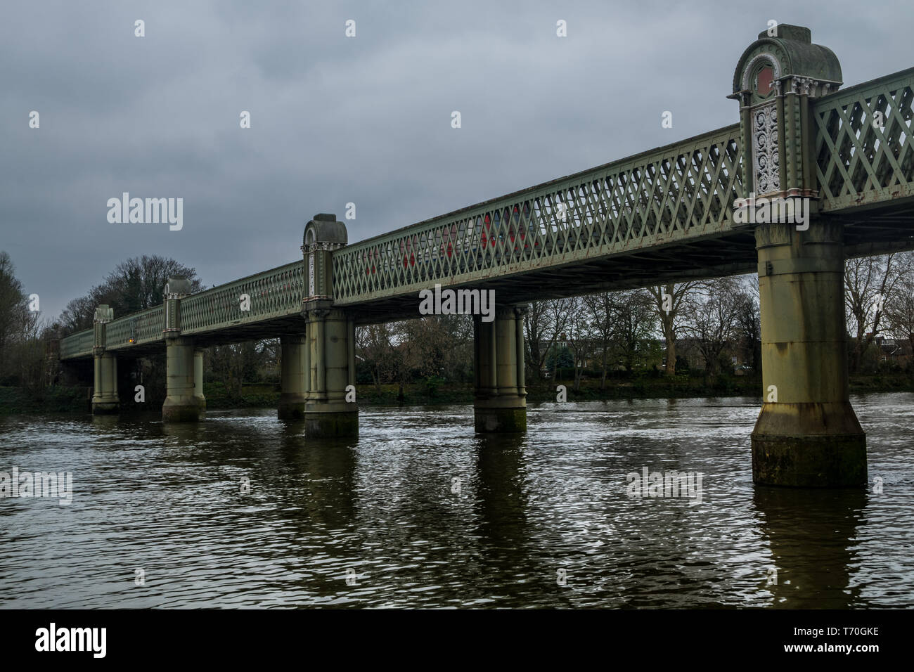 Kew district hi-res stock photography and images - Alamy