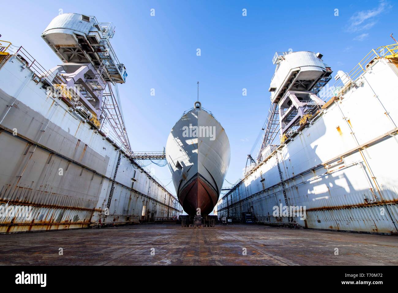 Freedom class littoral combat ship hi-res stock photography and images ...