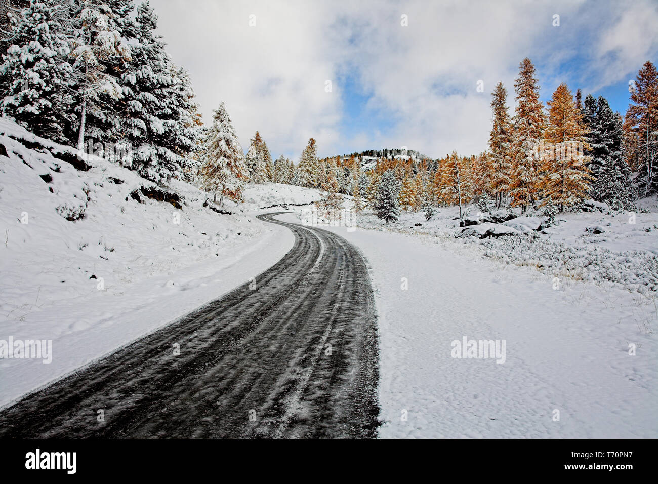 First pass road hi-res stock photography and images - Alamy