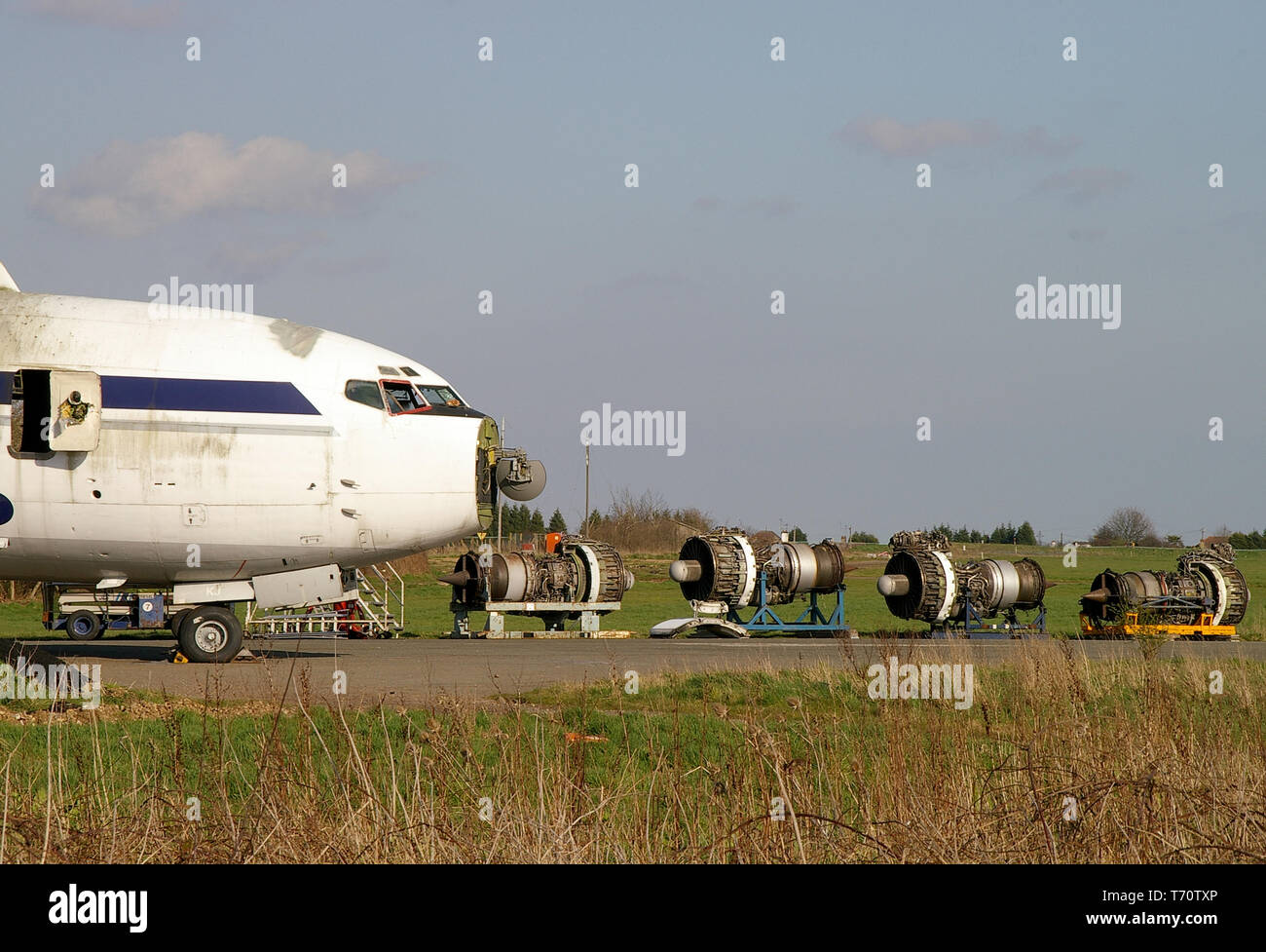Scrapping a Boeing 707. Classic airliner at the end of its life being ...