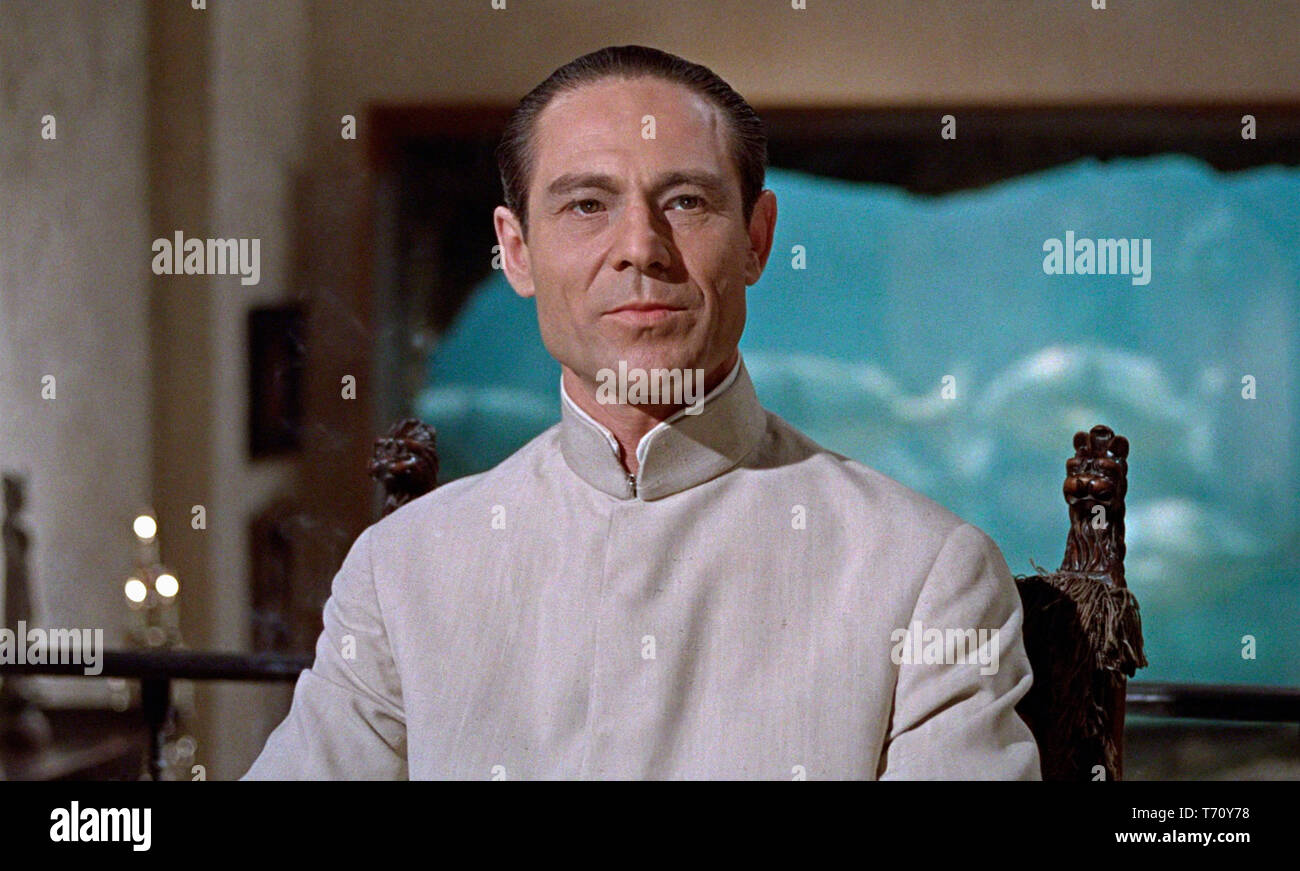 James Bond Dr No Stock Photos & James Bond Dr No Stock Images - Alamy