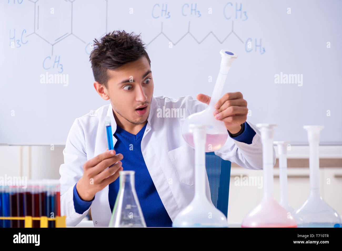 Man scientist shocked lab hi-res stock photography and images - Alamy