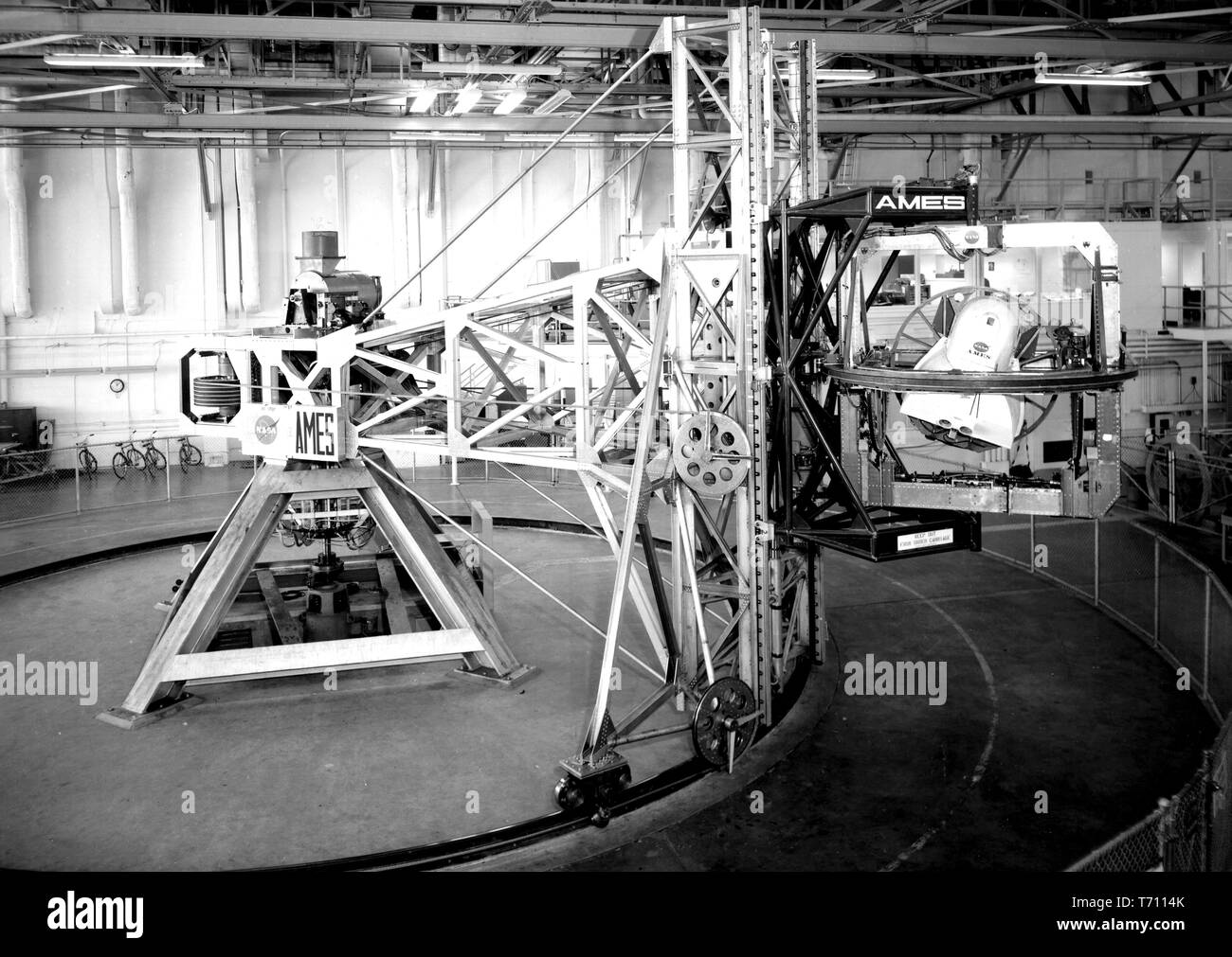 Centrifuge nasa Black and White Stock Photos & Images - Alamy