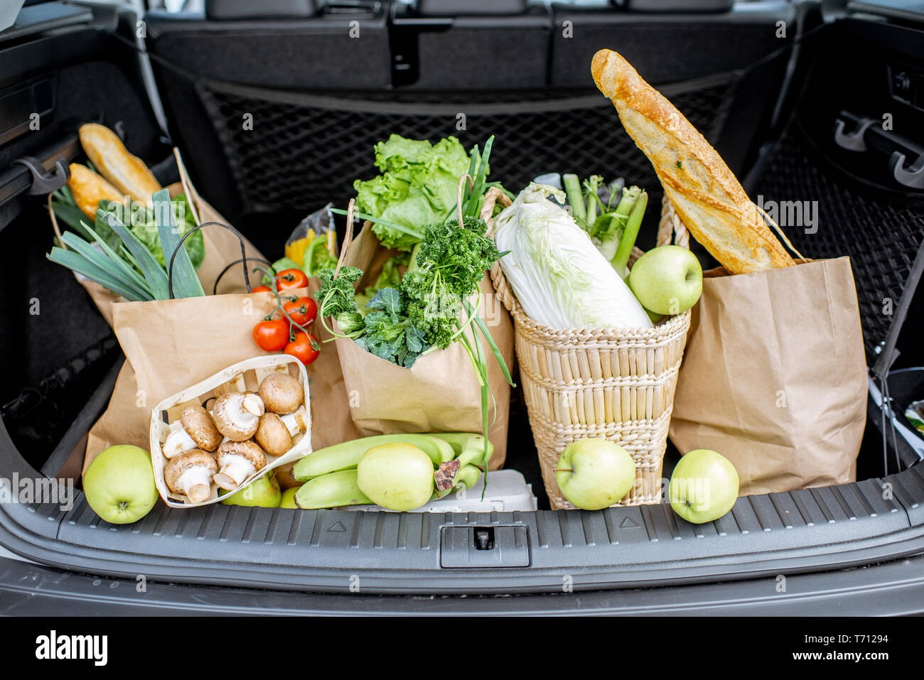 Grocery bags car hi-res stock photography and images - Alamy
