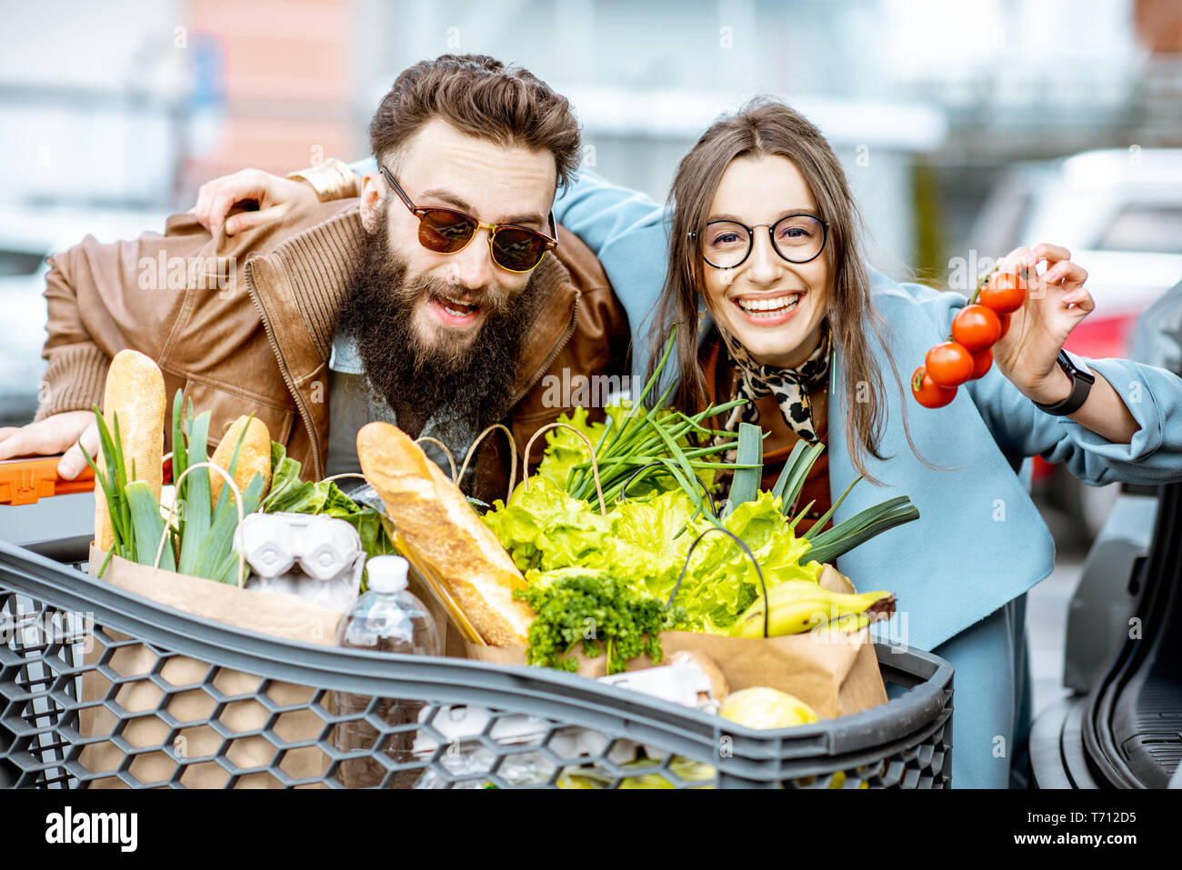 Healthy people food shopping hi-res stock photography and images - Alamy