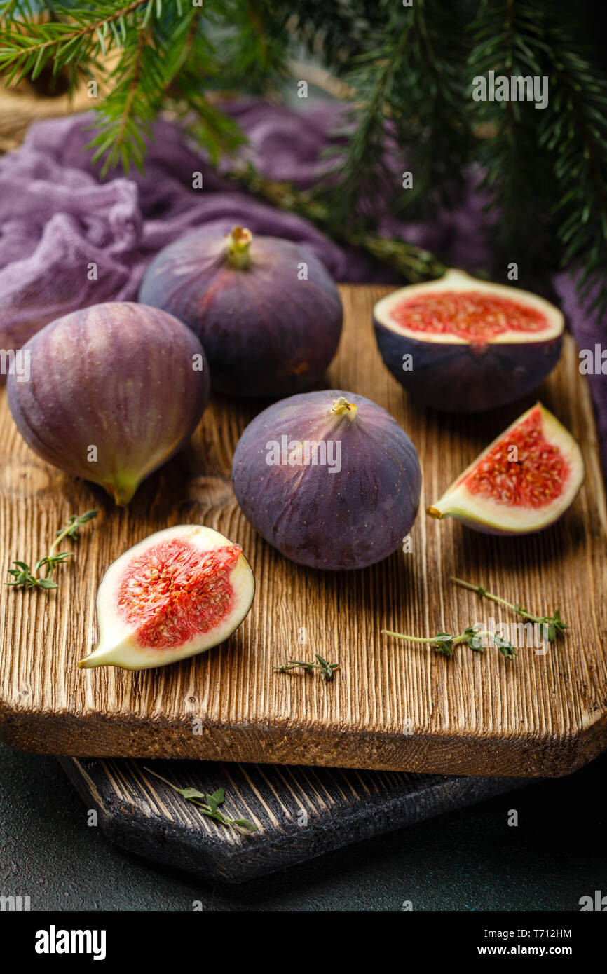 Dark fruits hi-res stock photography and images - Alamy
