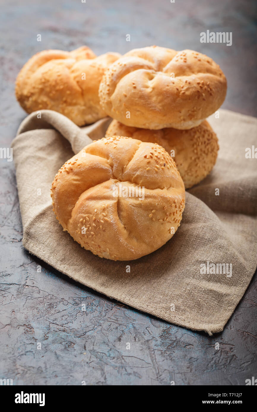 Buns sesame seeds hi-res stock photography and images - Alamy