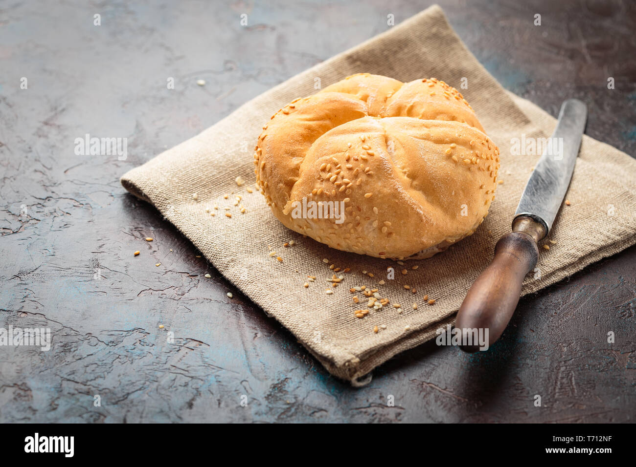 Buns sesame seeds hi-res stock photography and images - Alamy