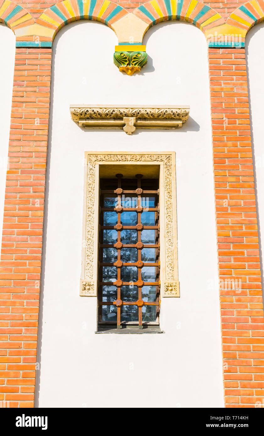 Decorative window frame hi-res stock photography and images - Alamy