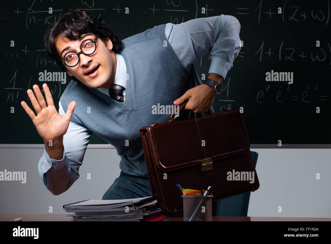 Teacher waving classroom hi-res stock photography and images - Alamy